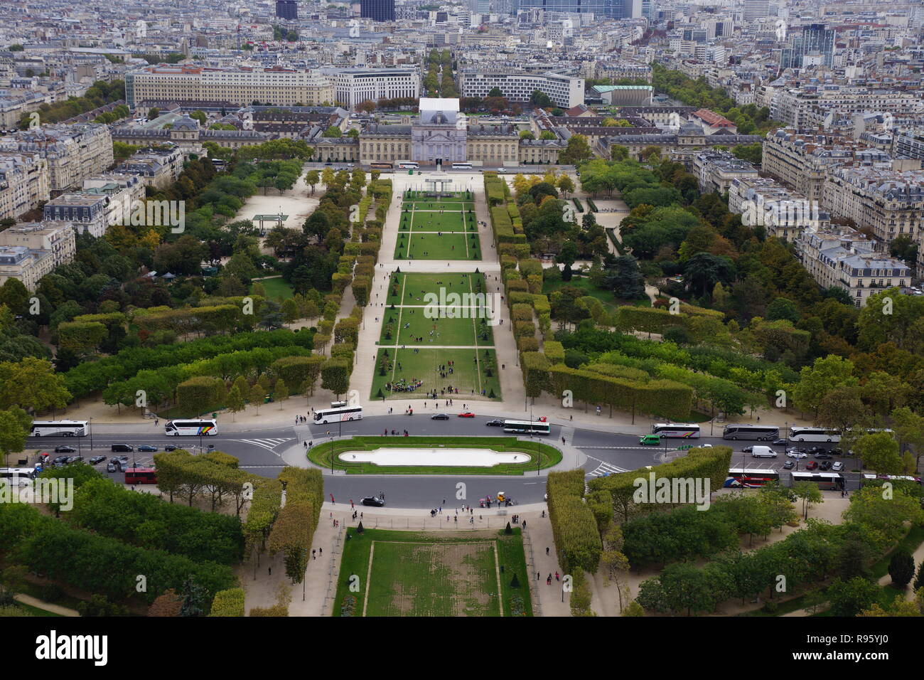 Iconic paris hi-res stock photography and images - Alamy