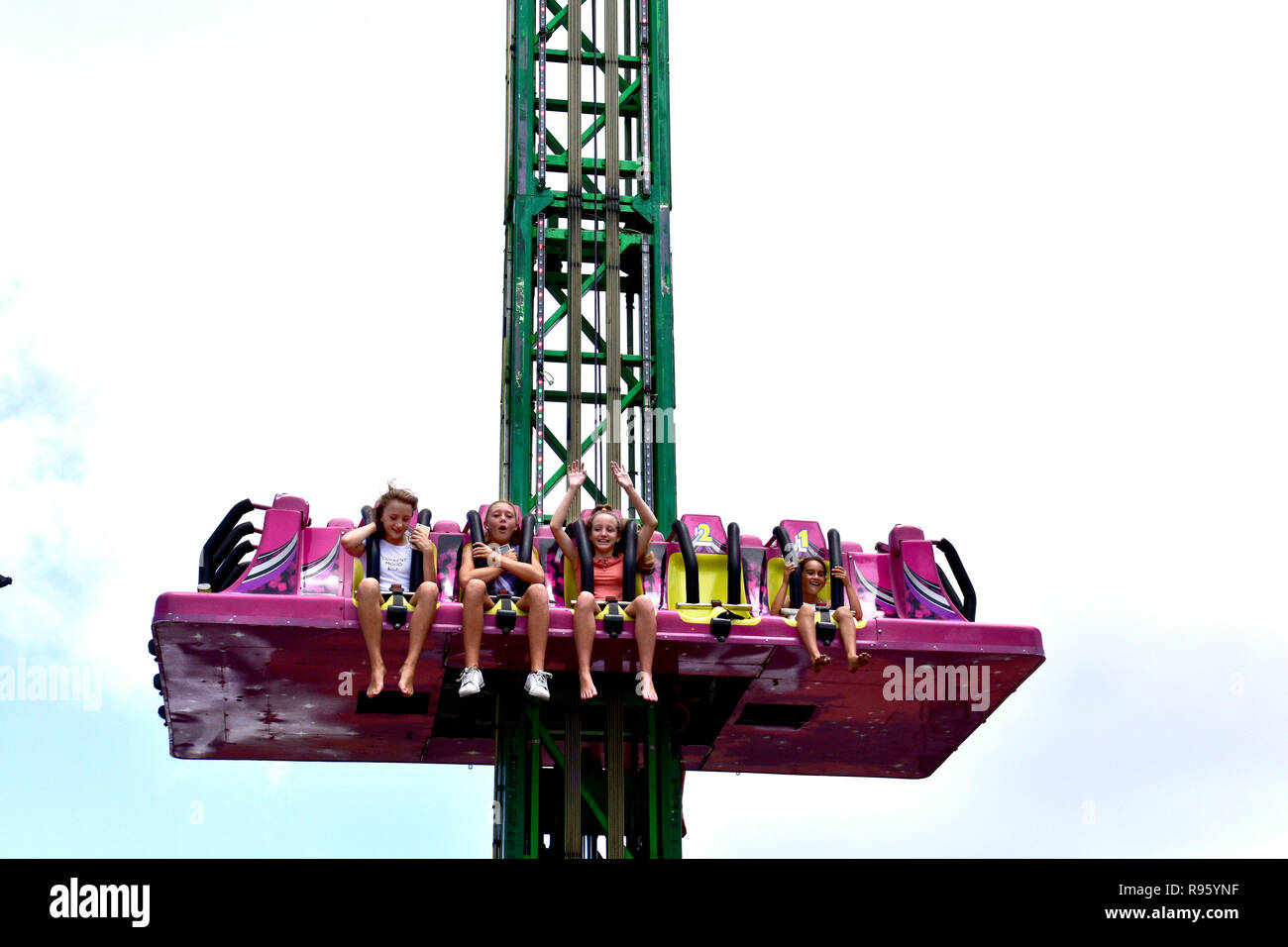 THRILL SEEKERS ON SHOW RIDE Stock Photo - Alamy