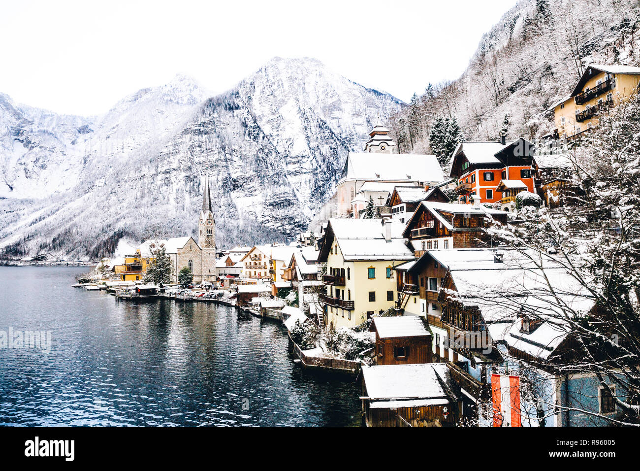 Hallstatt austria winter hi-res stock photography and images - Alamy
