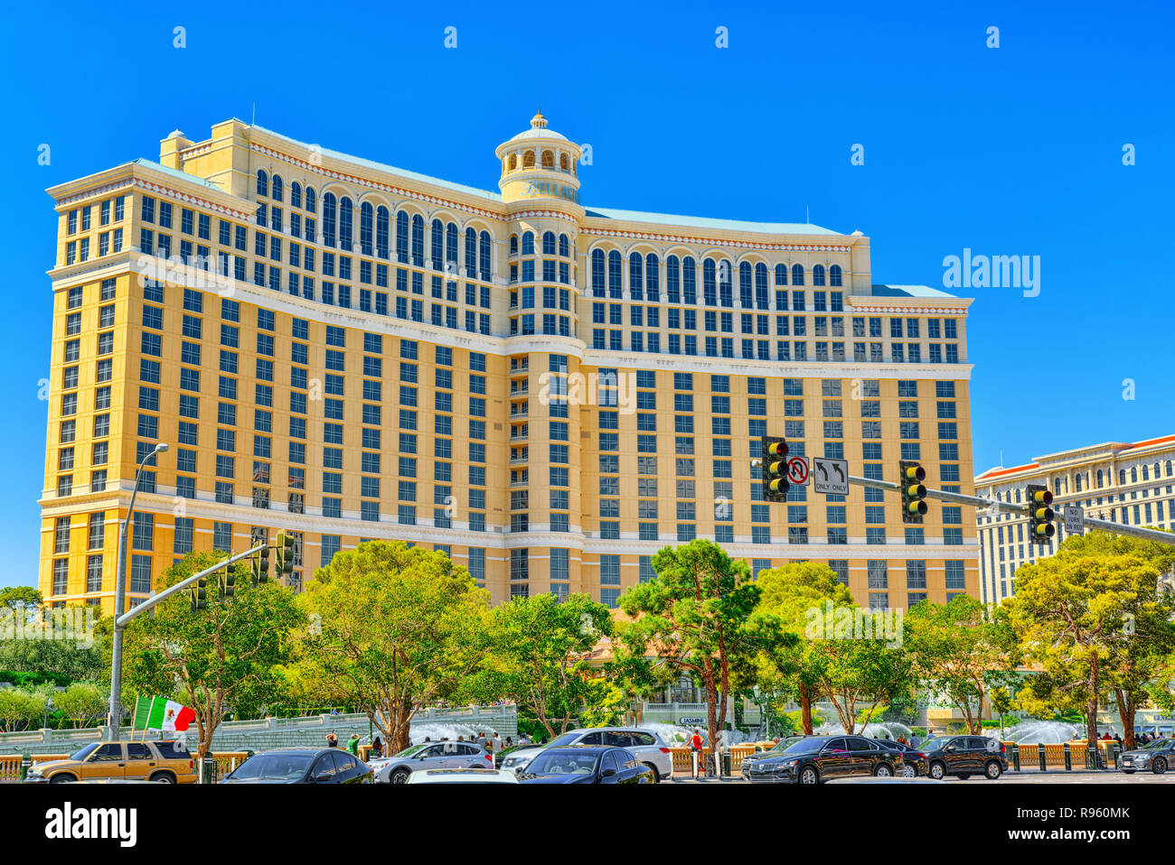 Bellagio hotel casino entrance sign hi-res stock photography and images ...