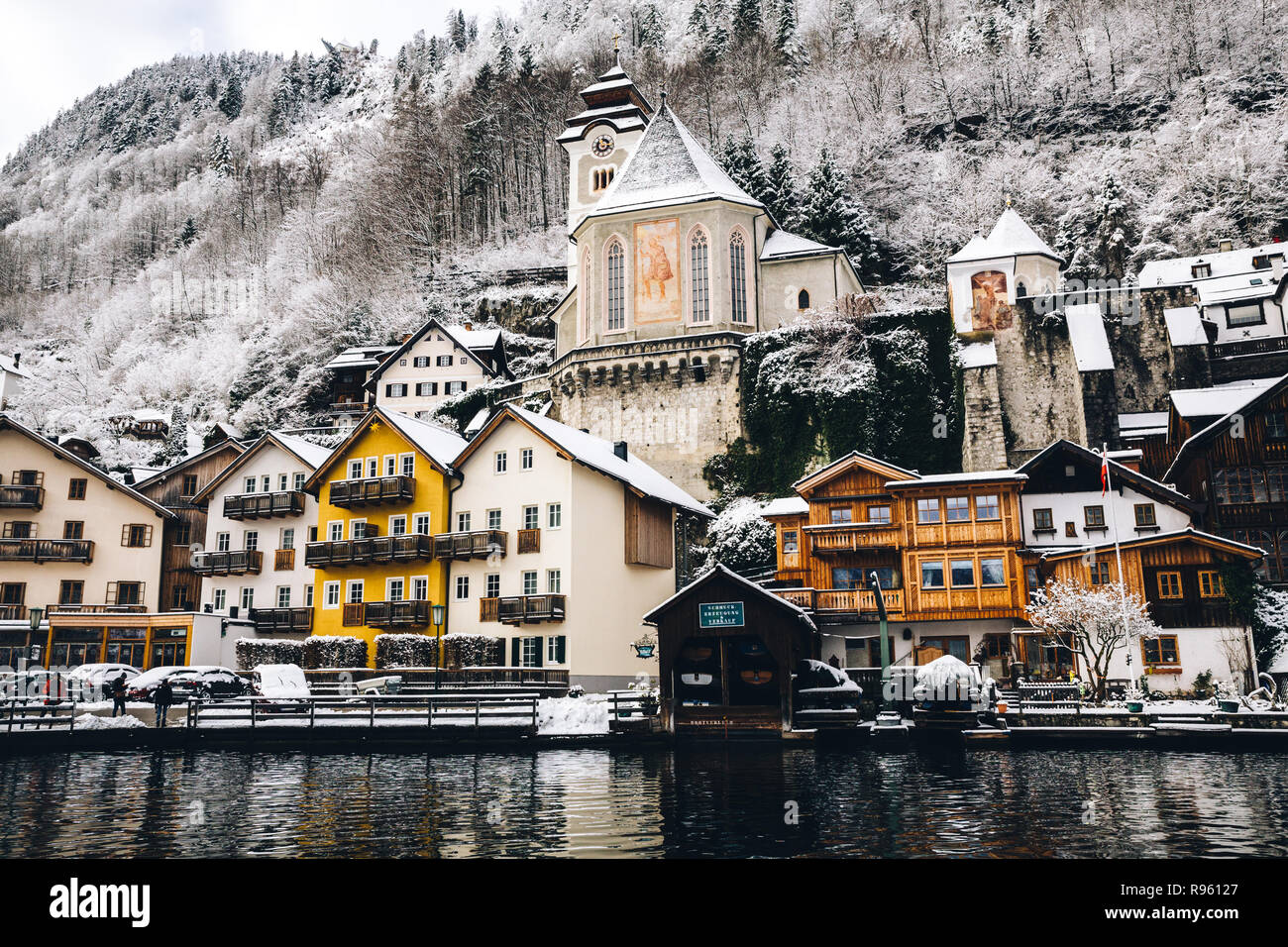 Hallstatt austria winter hi-res stock photography and images - Alamy