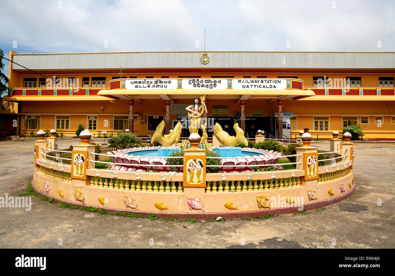 Courtyard buildings building hi-res stock photography and images - Alamy