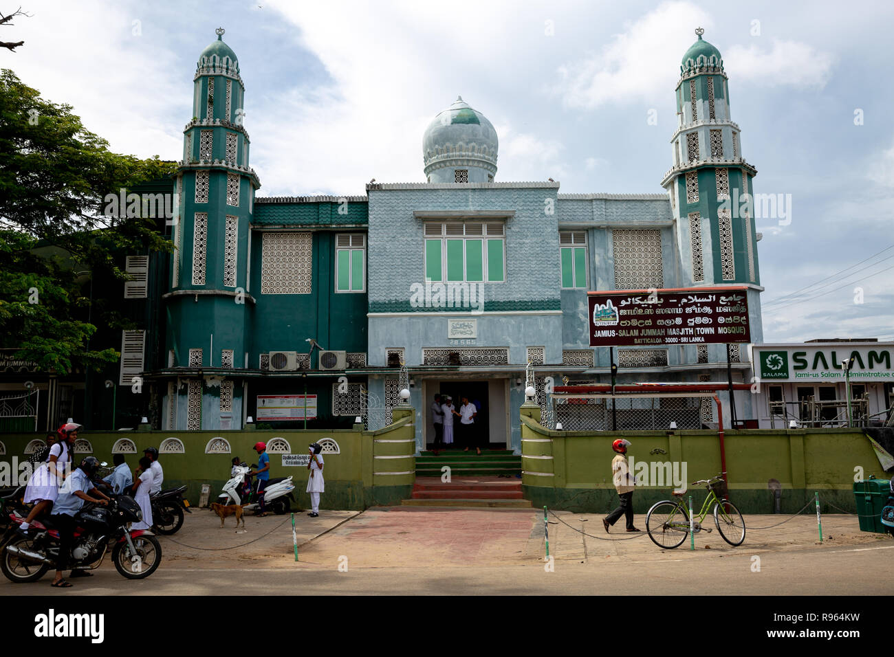 Jummah mosque hi-res stock photography and images - Alamy