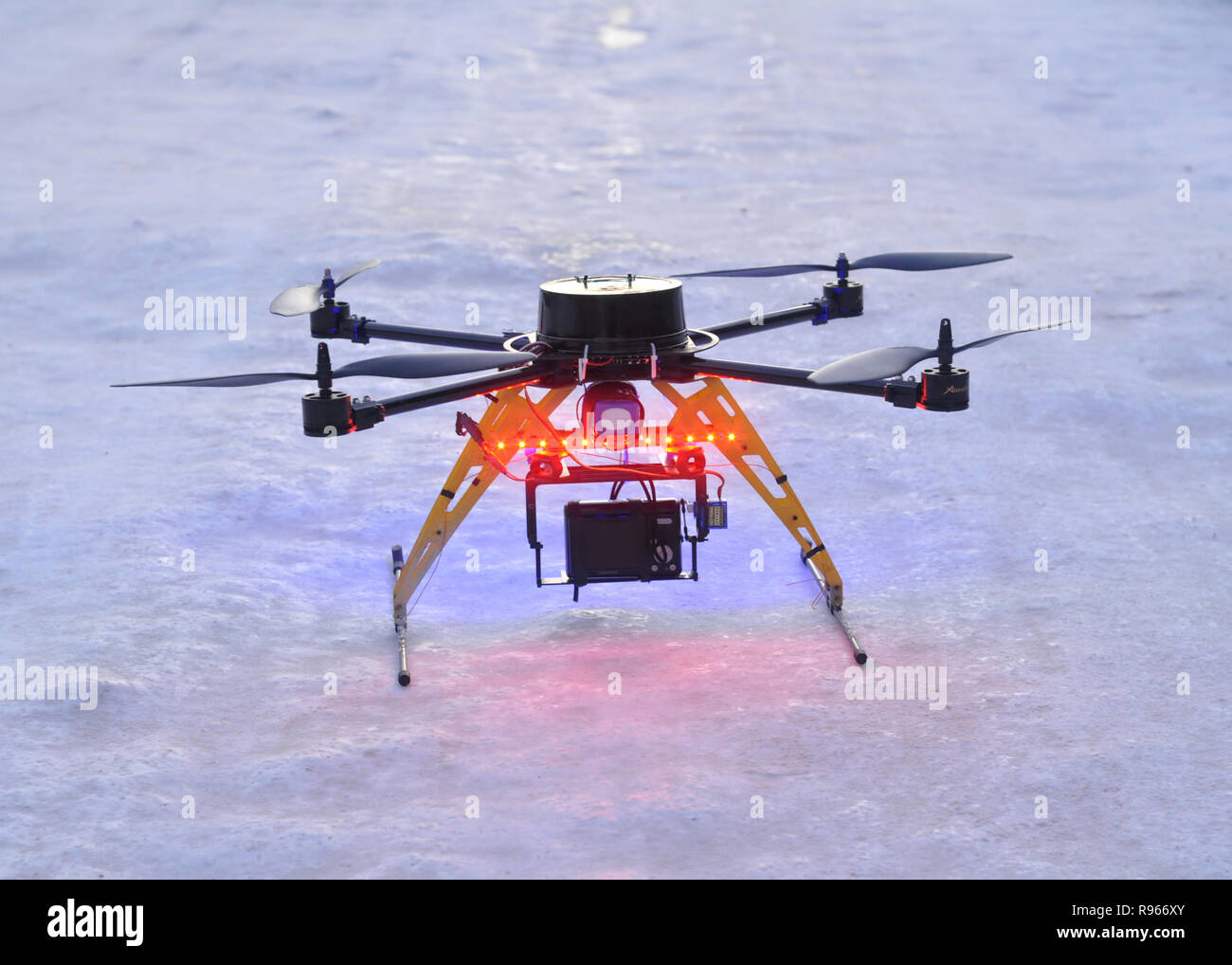 Hexacopter hi-res stock photography and images - Alamy