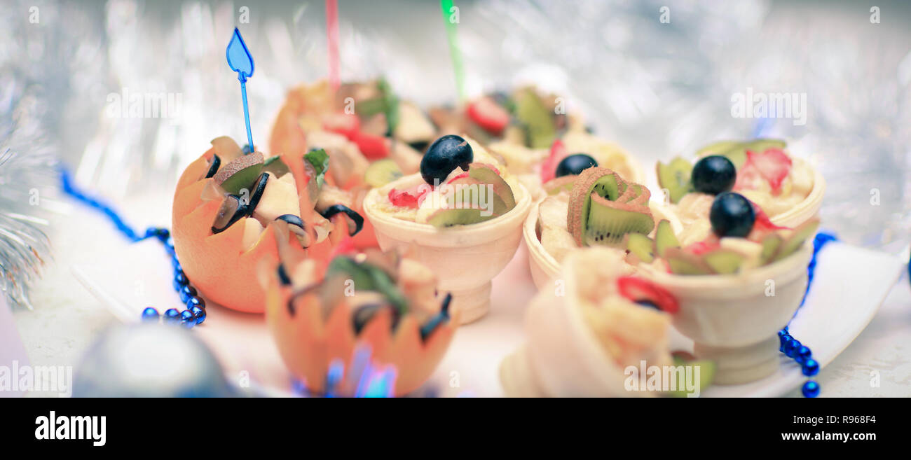 Exquisite festive christmas table hi-res stock photography and images ...