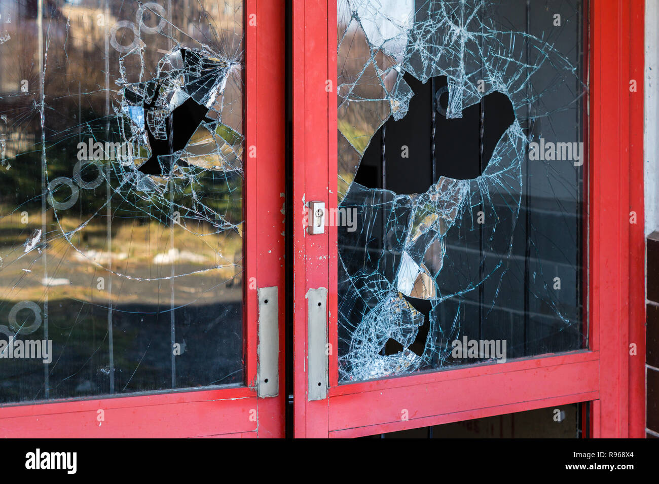 Broken window pane Stock Photo - Alamy