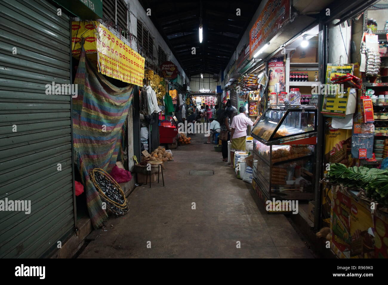 Kandy market hi-res stock photography and images - Alamy