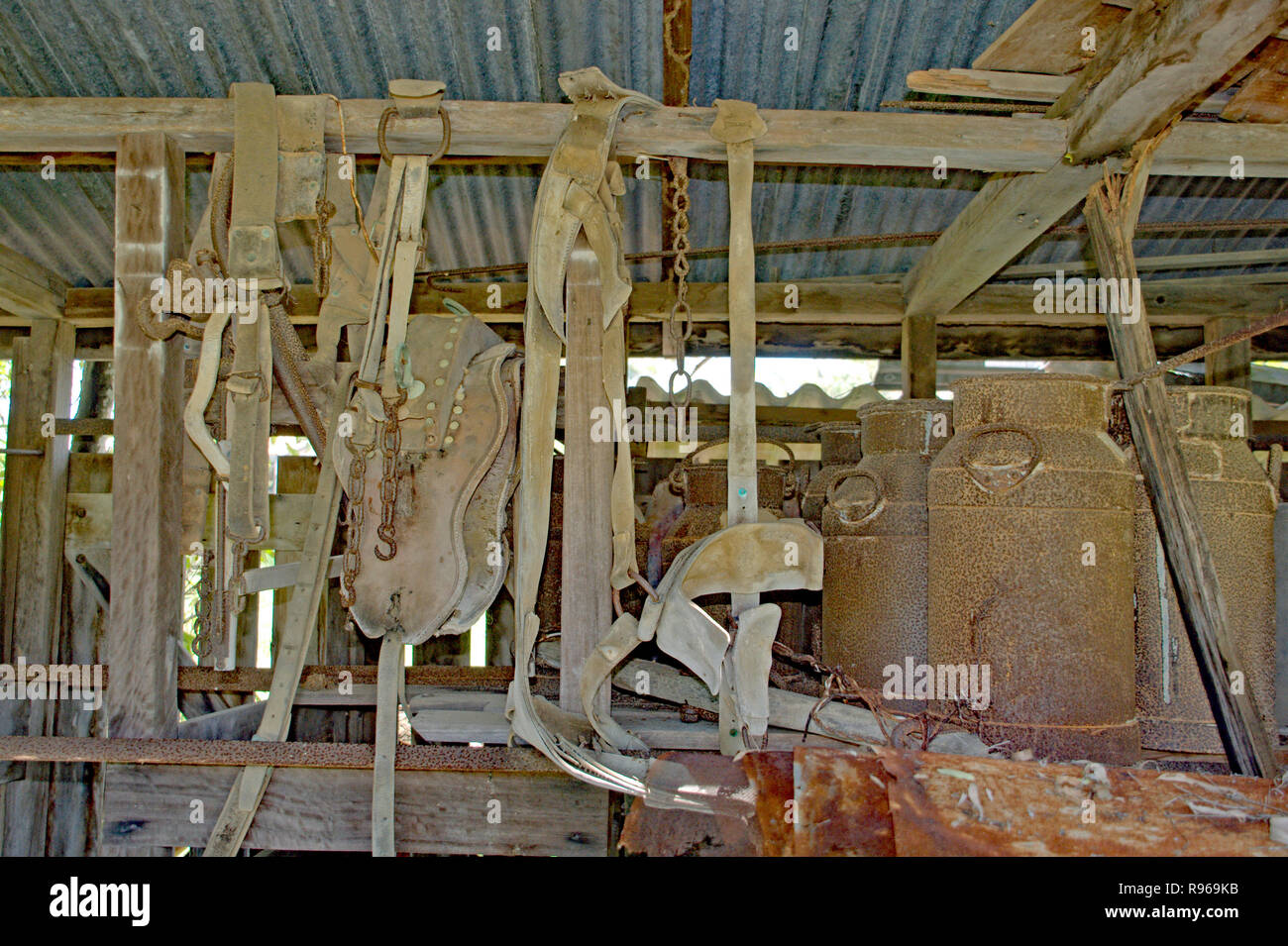 Vintage cream cans hi-res stock photography and images - Alamy