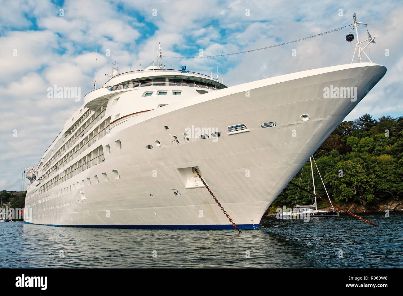 cruise ship. Large luxury white cruise ship liner on sea water and ...