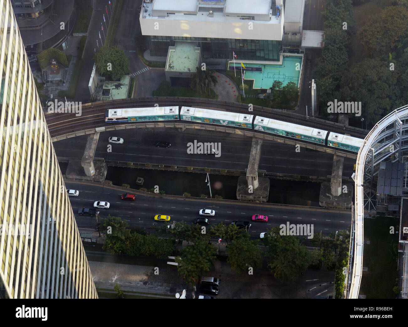 The BTS sky train in Bangkok Stock Photo - Alamy