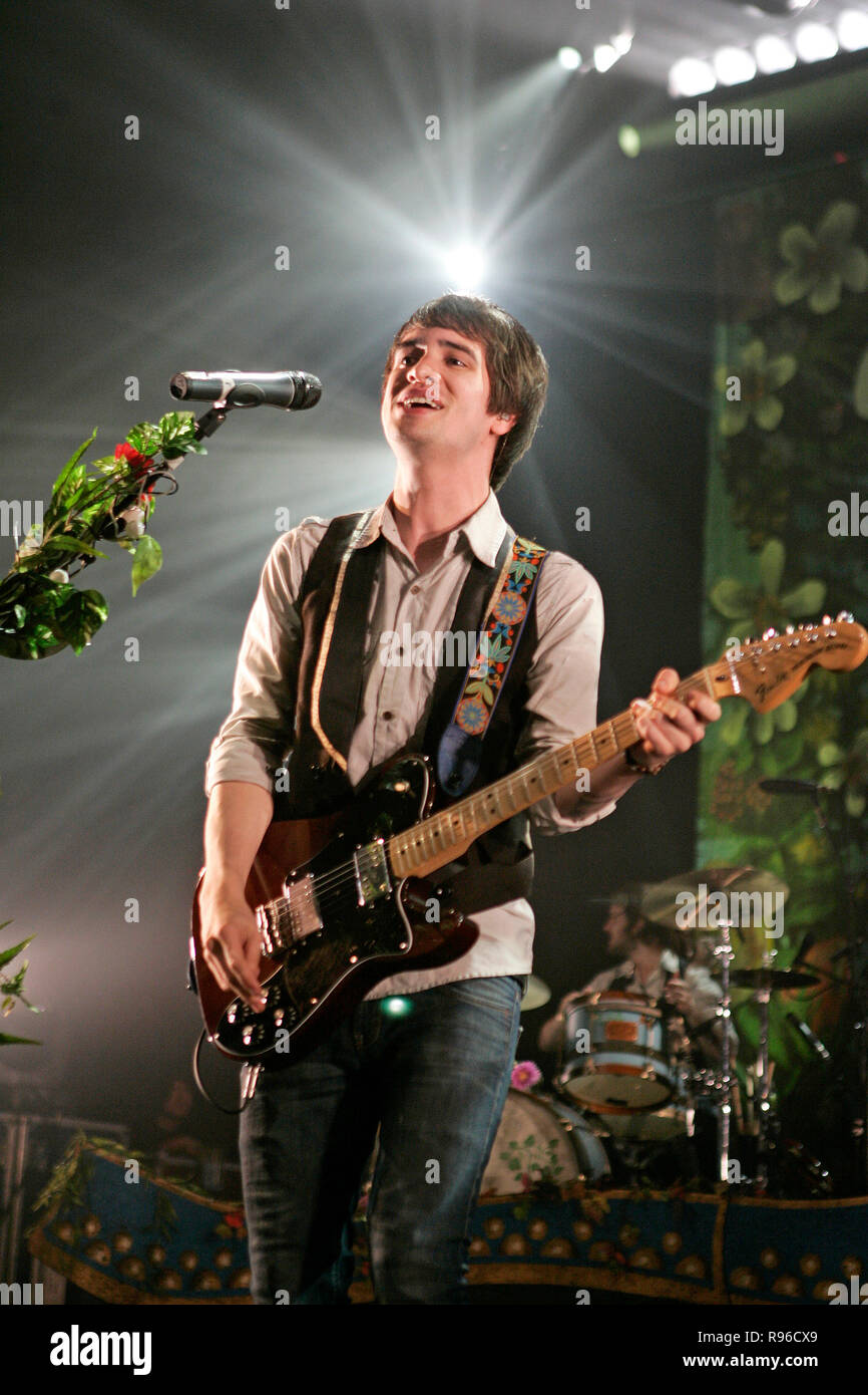 Brian urie hi-res stock photography and images - Alamy