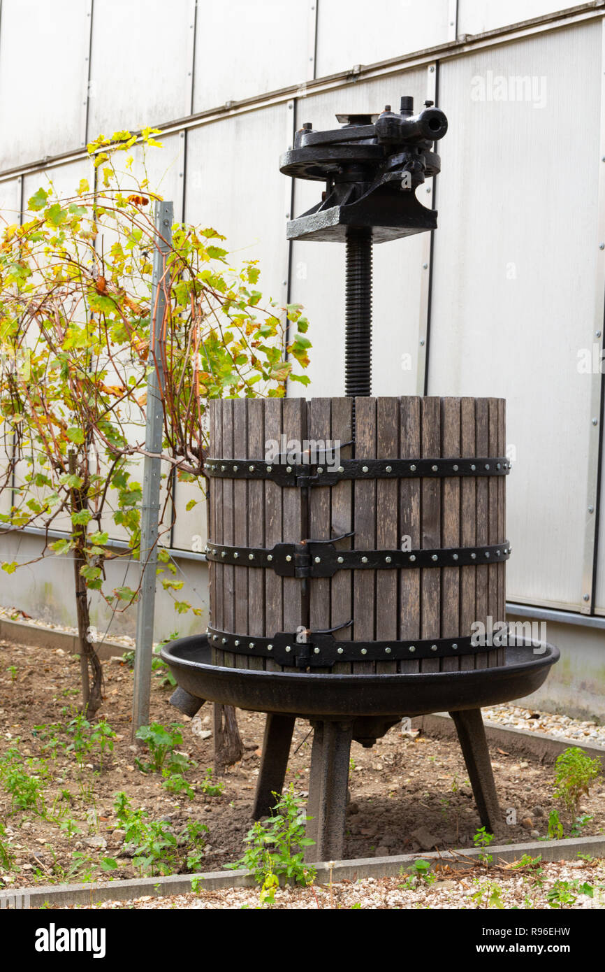 Old wine press hi-res stock photography and images - Alamy