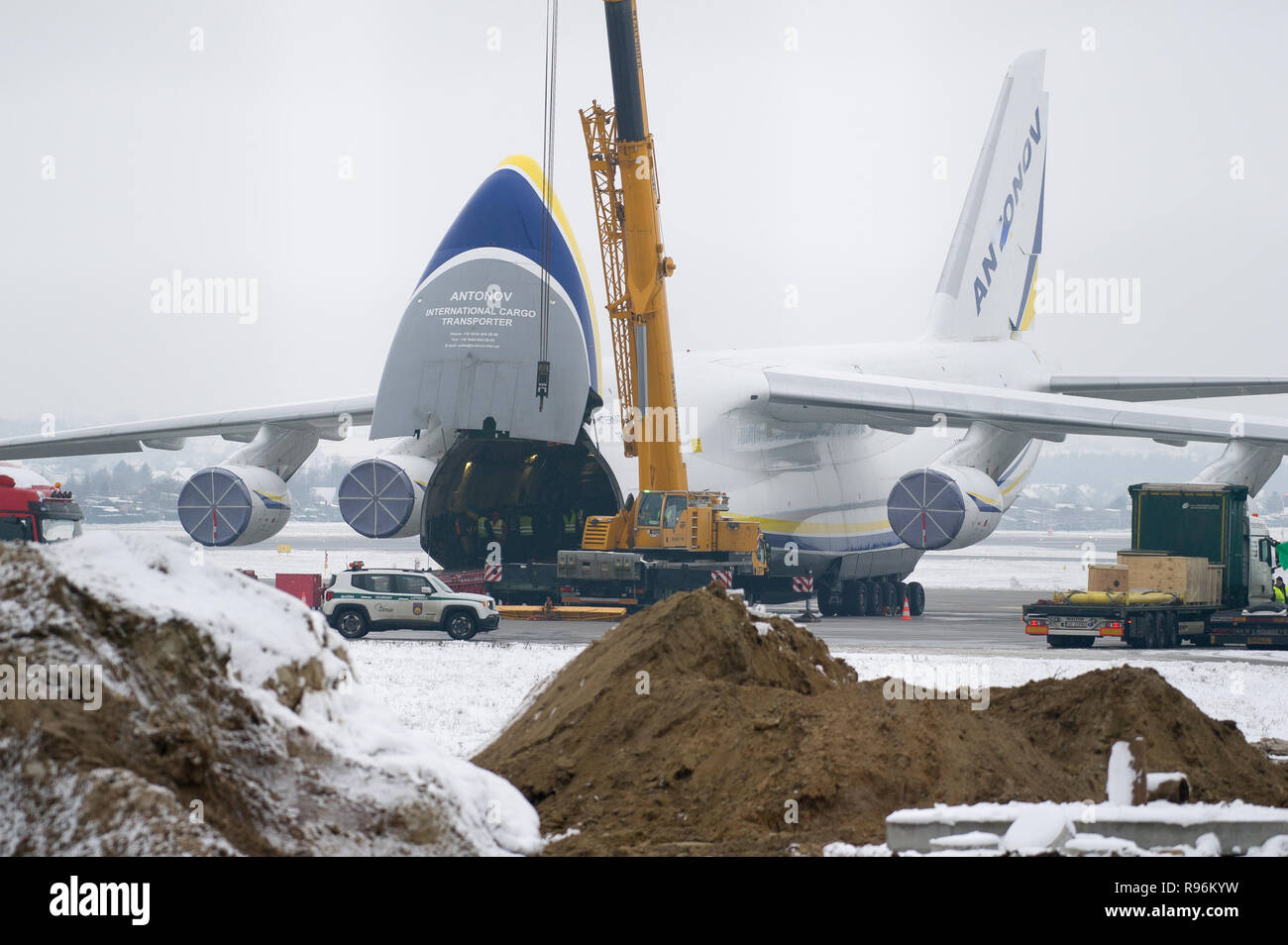 Strategic airlift jet hi-res stock photography and images - Alamy