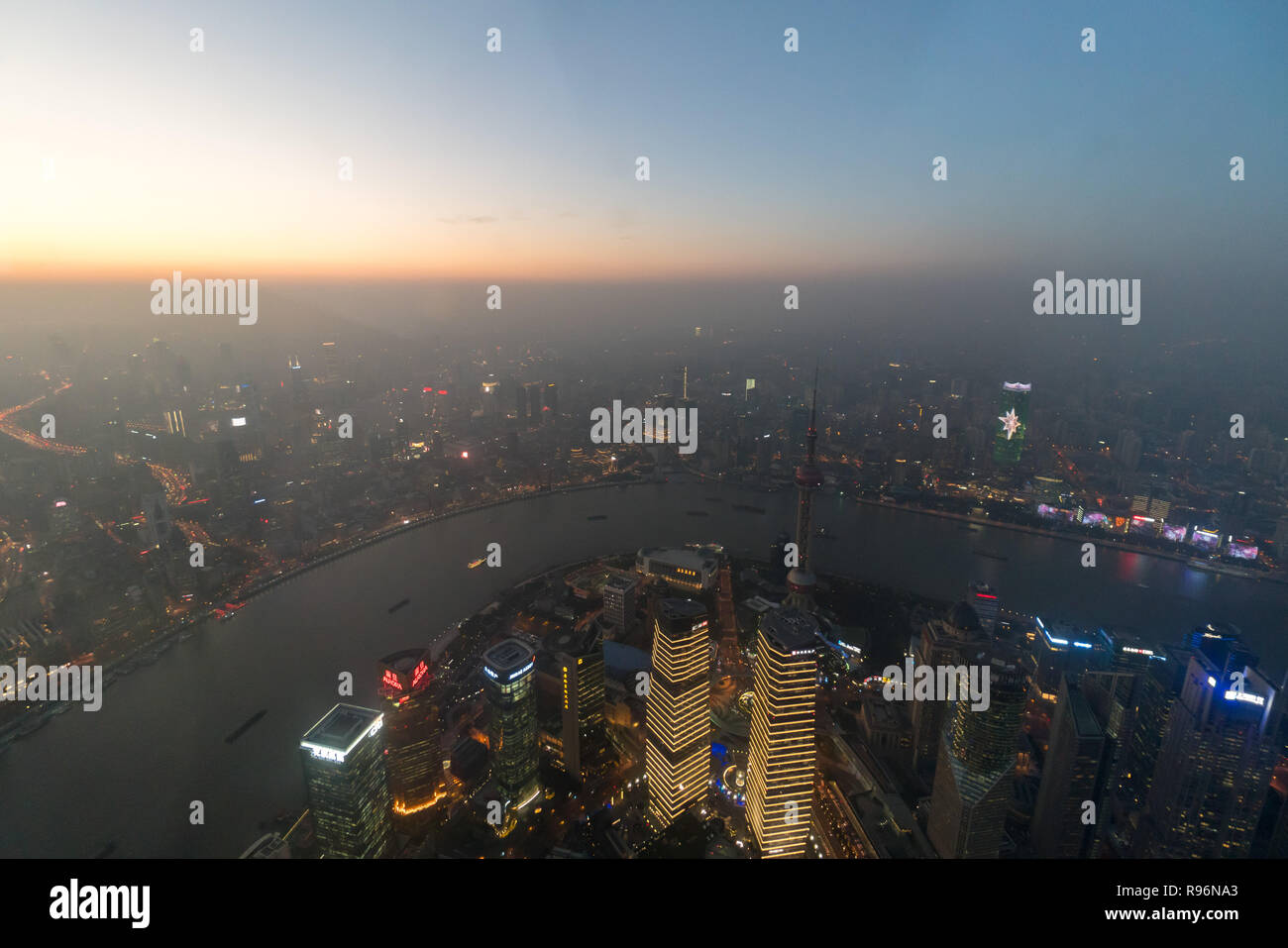 Shanghai, Shanghai, China. 20th Dec, 2018. Shanghai, CHINA-A birdÃ¢â‚¬â ...