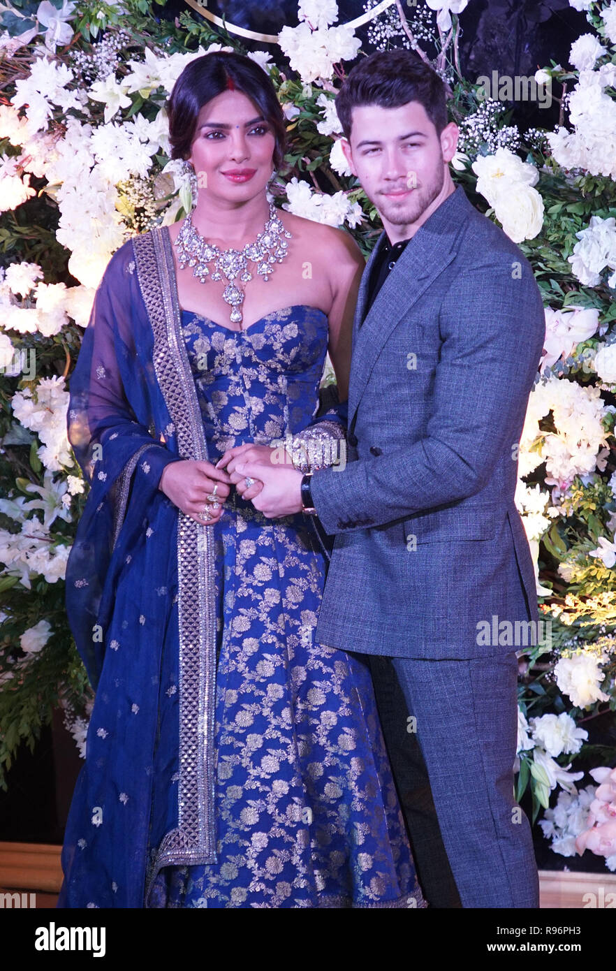 Indian priyanka chopra musician nick jonas fashion hi-res stock ...