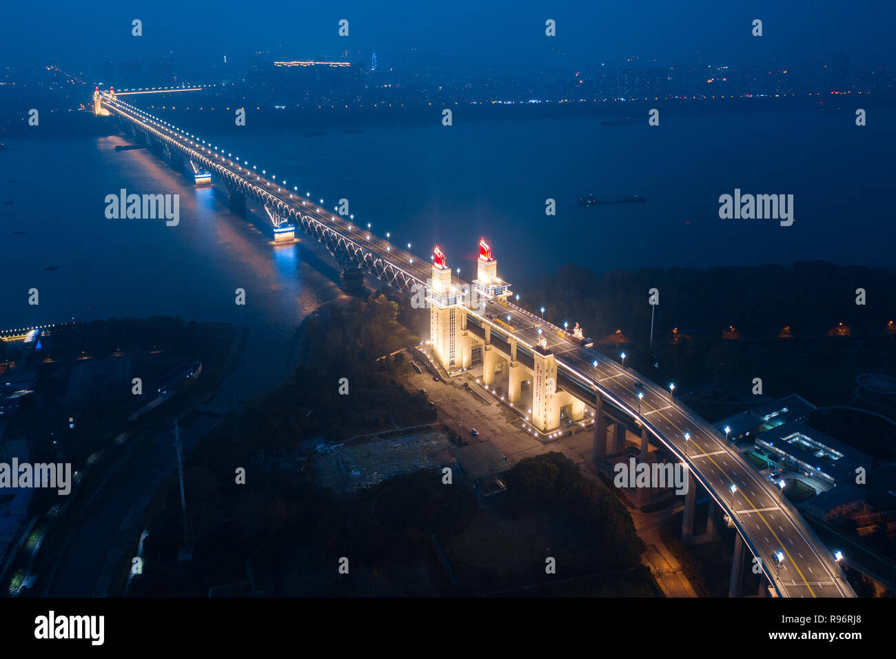 Nanjing, Nanjing, China. 20th Dec, 2018. Nanjing, CHINA-The Nanjing ...