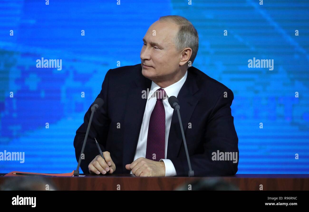 Vladimir putin smirk hi-res stock photography and images - Alamy