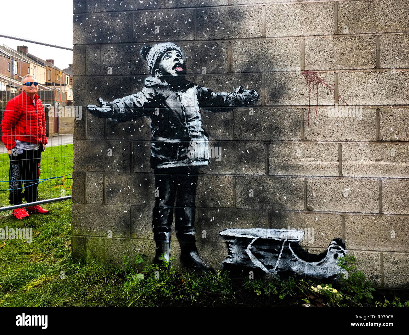 Crowds turn up to see Banksy's 'Seasons Greetings' artwork at Port ...