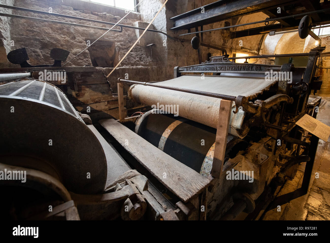 Cylinder mould machine hi-res stock photography and images - Alamy