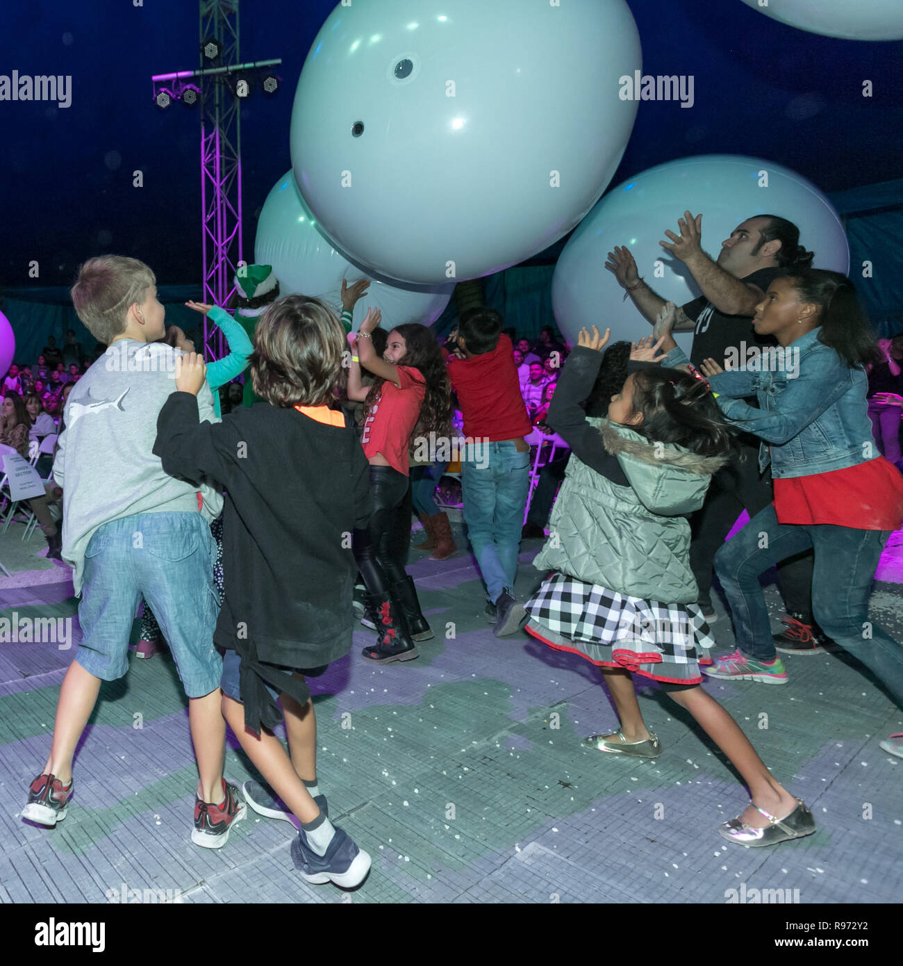 Santas circus hi-res stock photography and images - Alamy