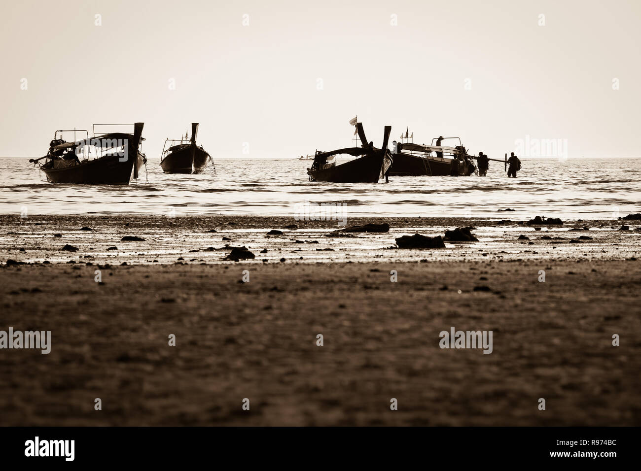 Embarking boats hi-res stock photography and images - Alamy