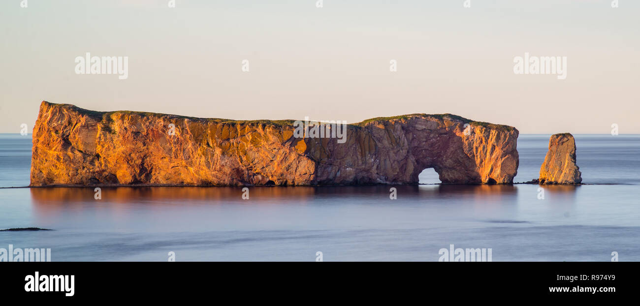 Perce rock gaspe quebec sunset hi-res stock photography and images - Alamy