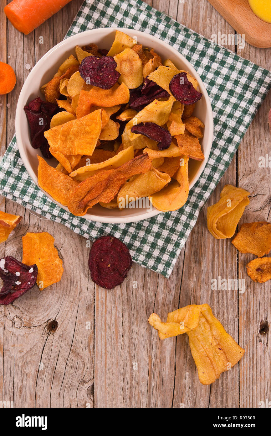 Mixed vegetable crisps Stock Photo - Alamy