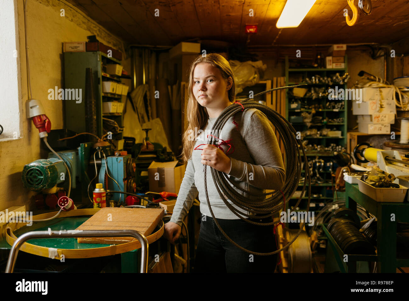 Person holding rope hi-res stock photography and images - Alamy