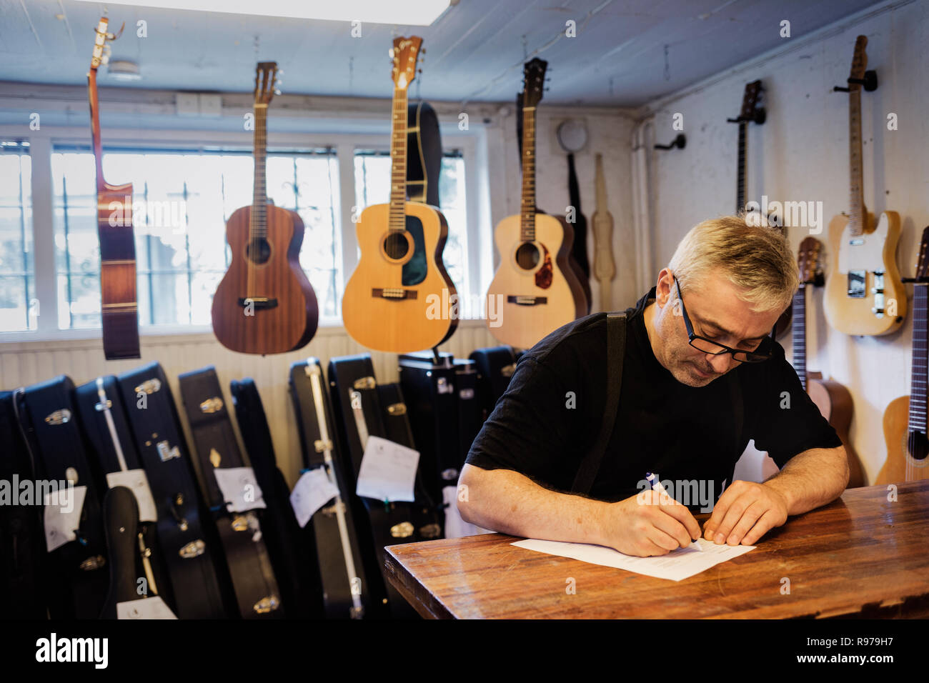 Writing workshop hi-res stock photography and images - Alamy