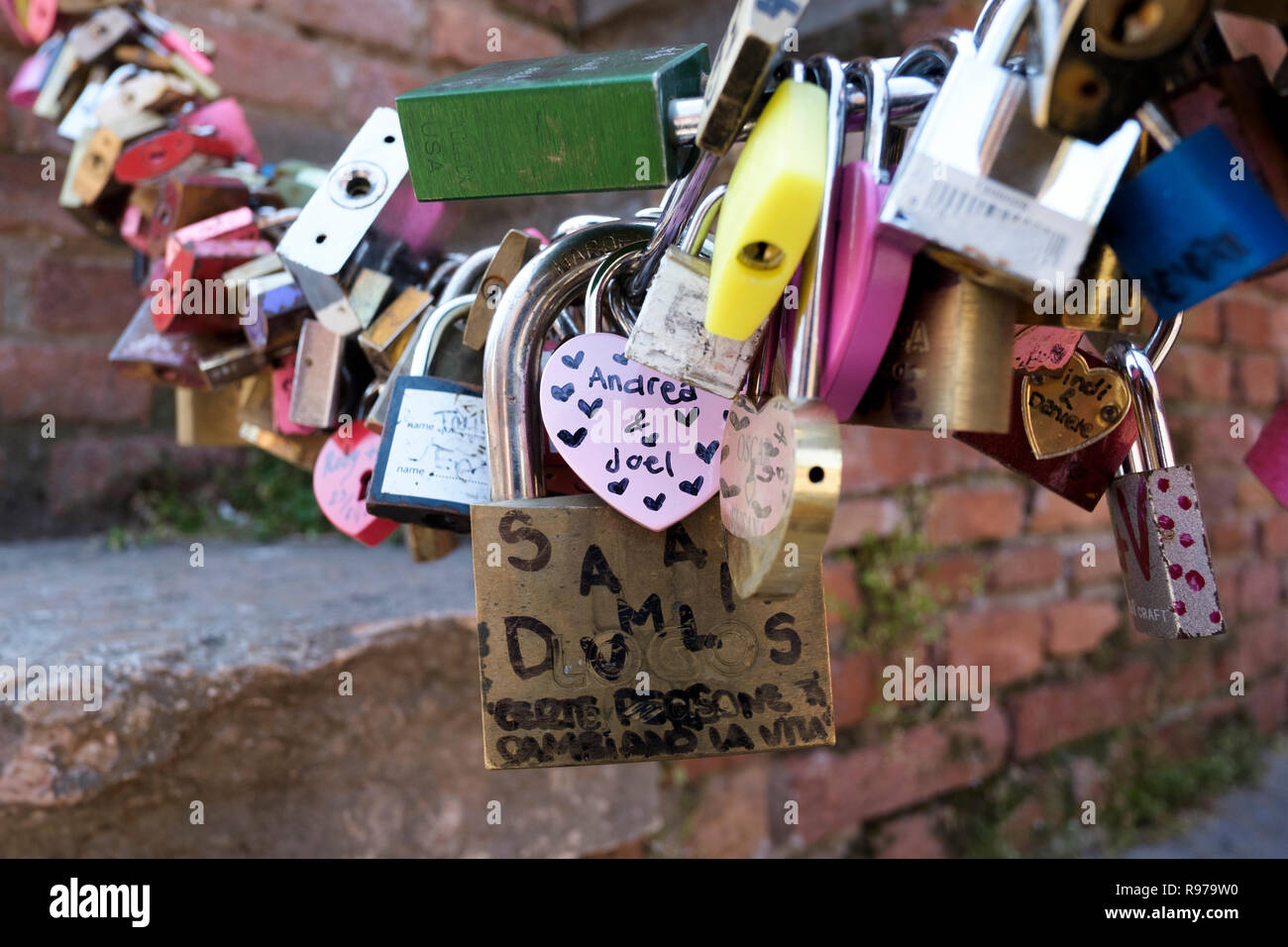 Love locks on Castelvecchio bridge, Verona, Italy Stock Photo - Alamy