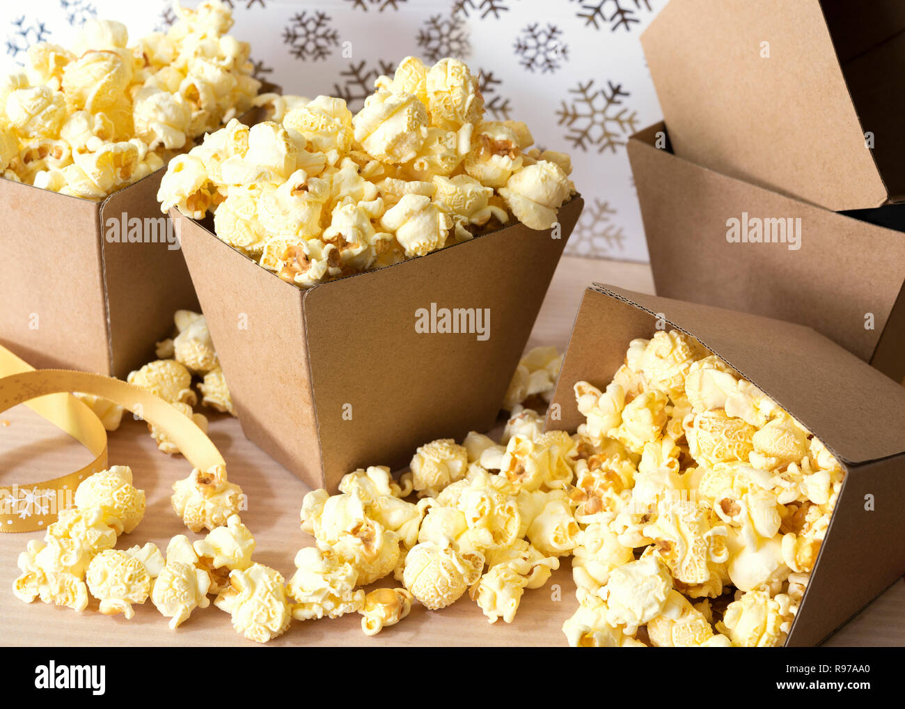 Maple butter popcorn hi-res stock photography and images - Alamy