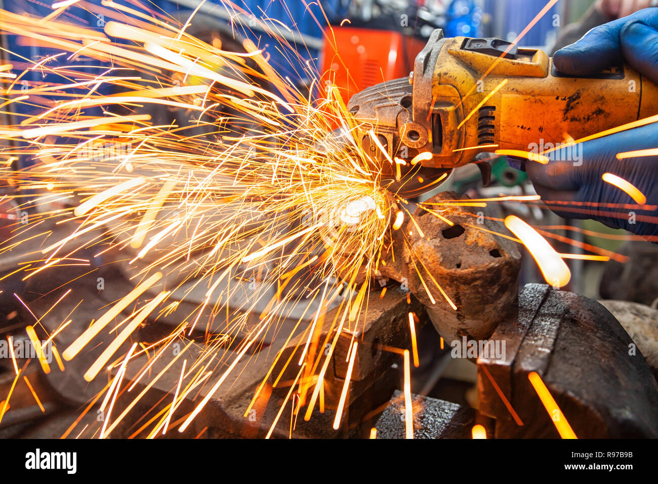 Man flashes car hi-res stock photography and images - Alamy