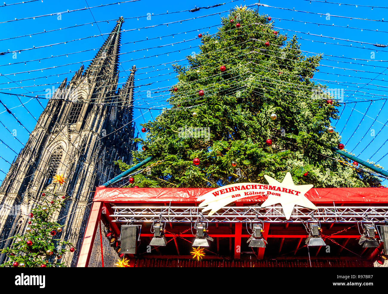 COLOGNE, GERMANY-DECEMBER 13, 2018: The most beautiful Christmas market ...