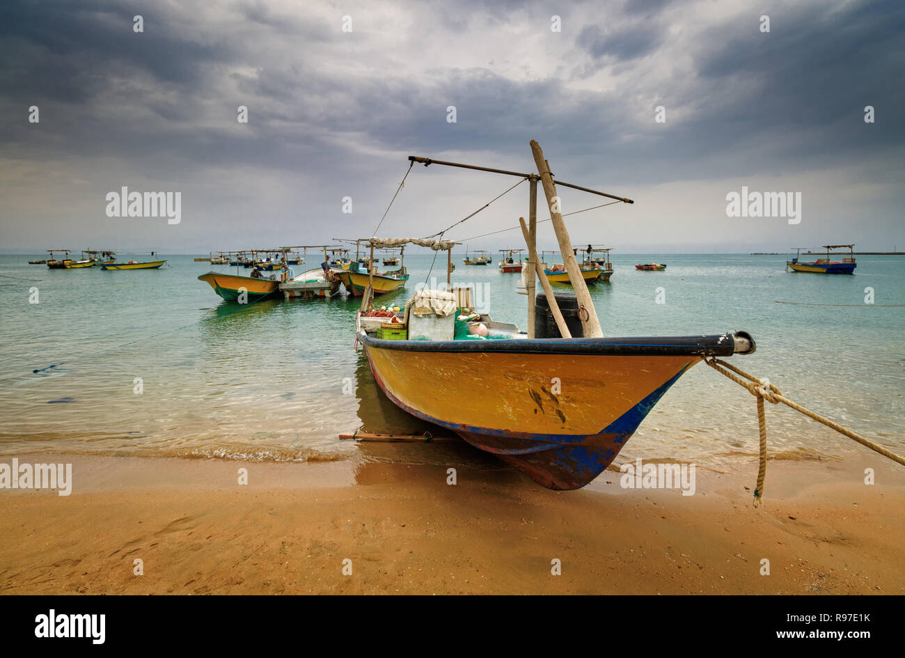 Iran fishing boats hi-res stock photography and images - Alamy
