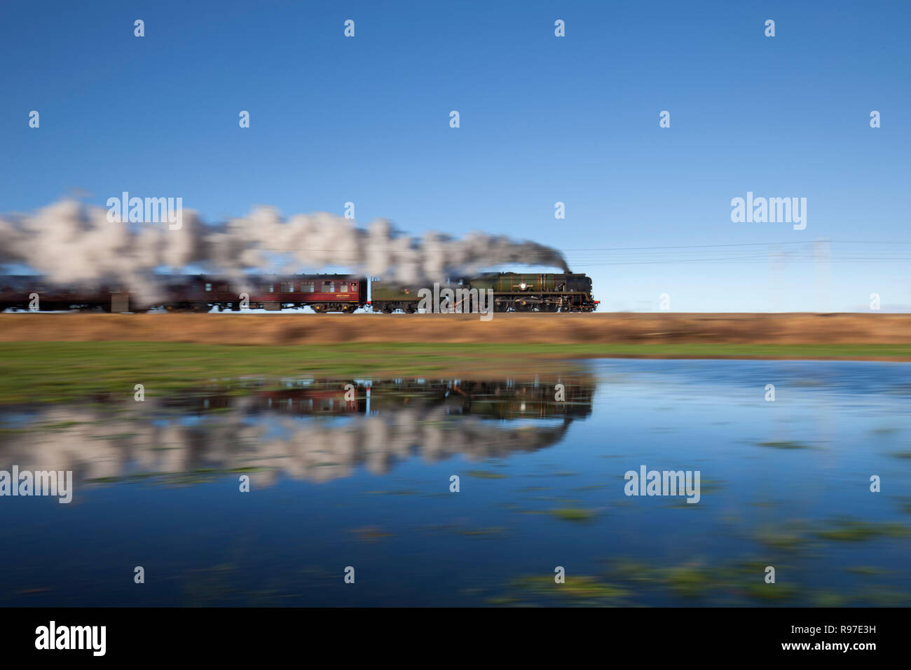 Panned steam train hi-res stock photography and images - Alamy