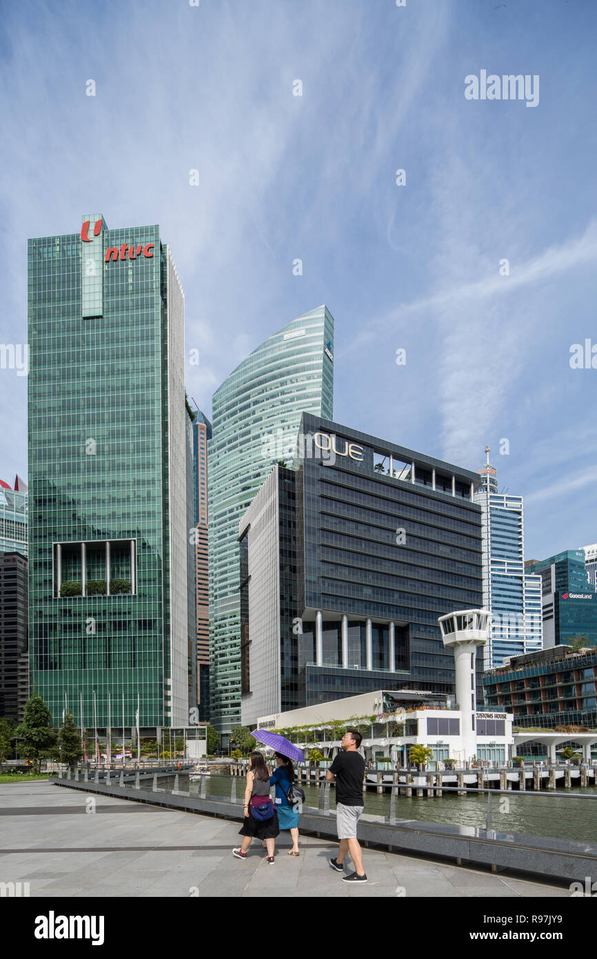 Promontory at marina bay hi-res stock photography and images - Alamy