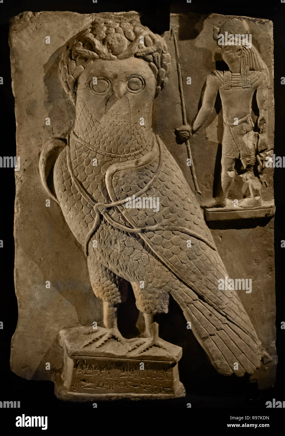 Falcon ancient egypt hi-res stock photography and images - Alamy