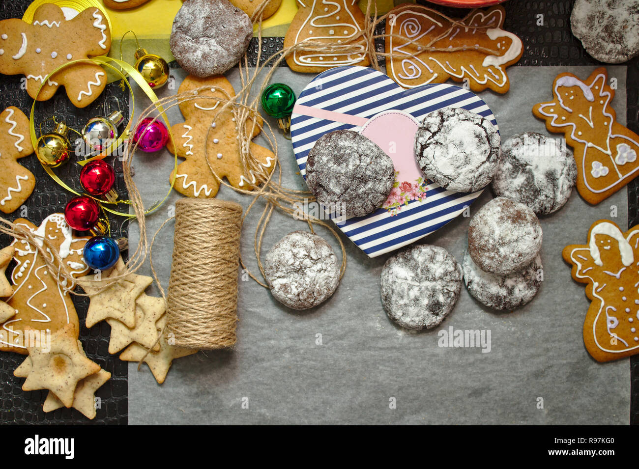 Christmas gingerbread packaging process Stock Photo - Alamy