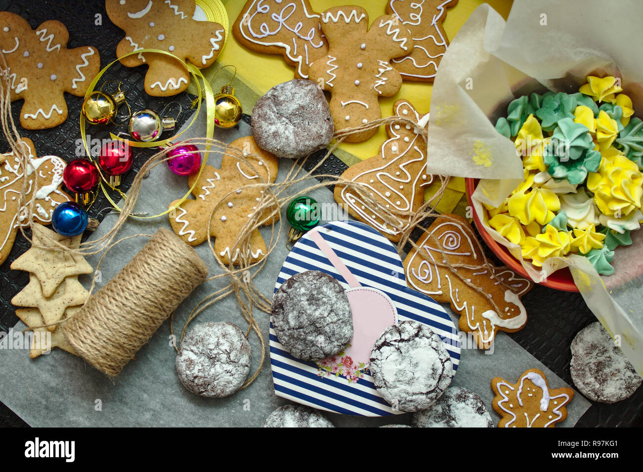 Christmas gingerbread packaging process Stock Photo - Alamy