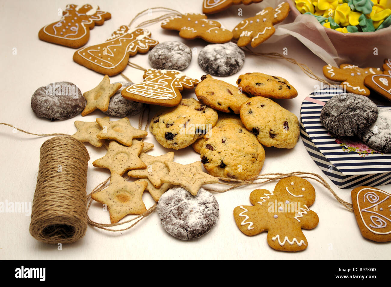 Christmas gingerbread packaging process Stock Photo - Alamy