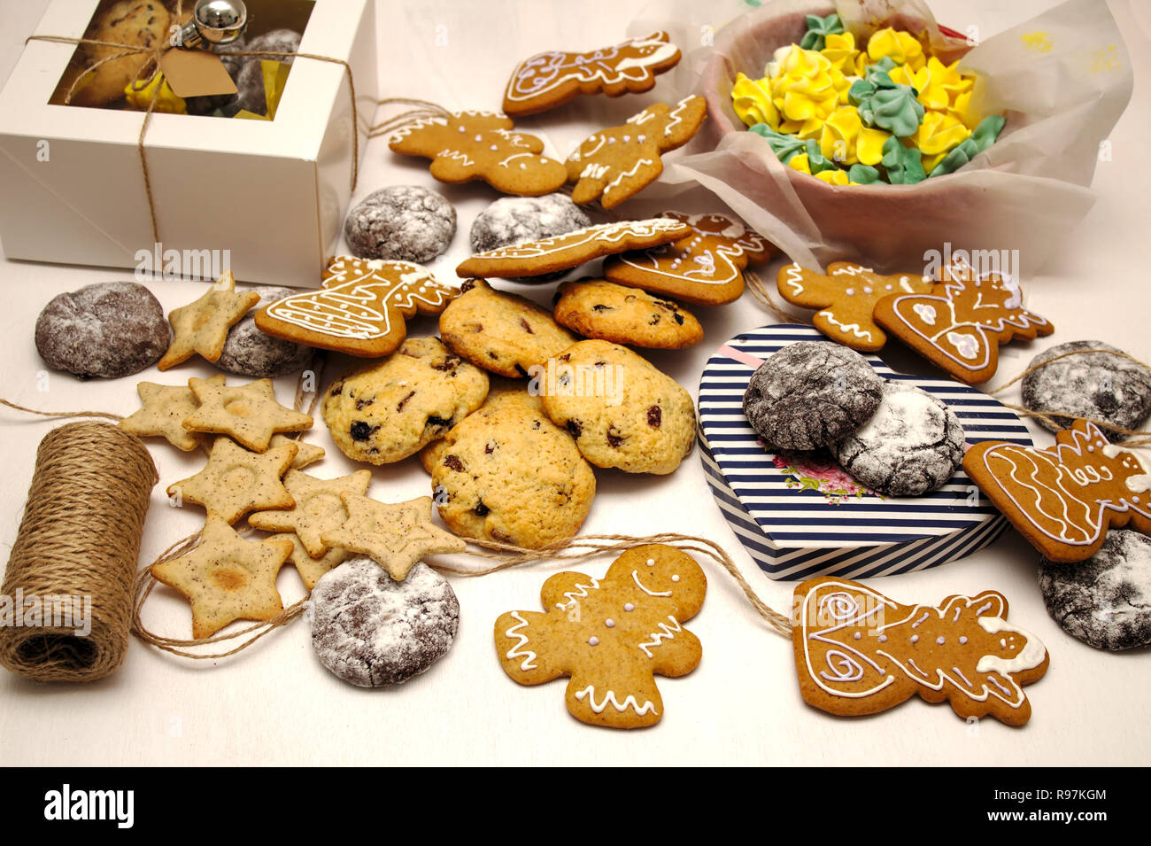 Christmas gingerbread packaging process Stock Photo - Alamy