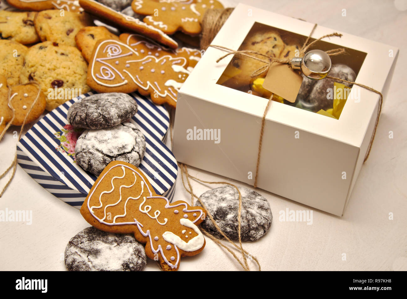 Christmas gingerbread packaging process Stock Photo - Alamy