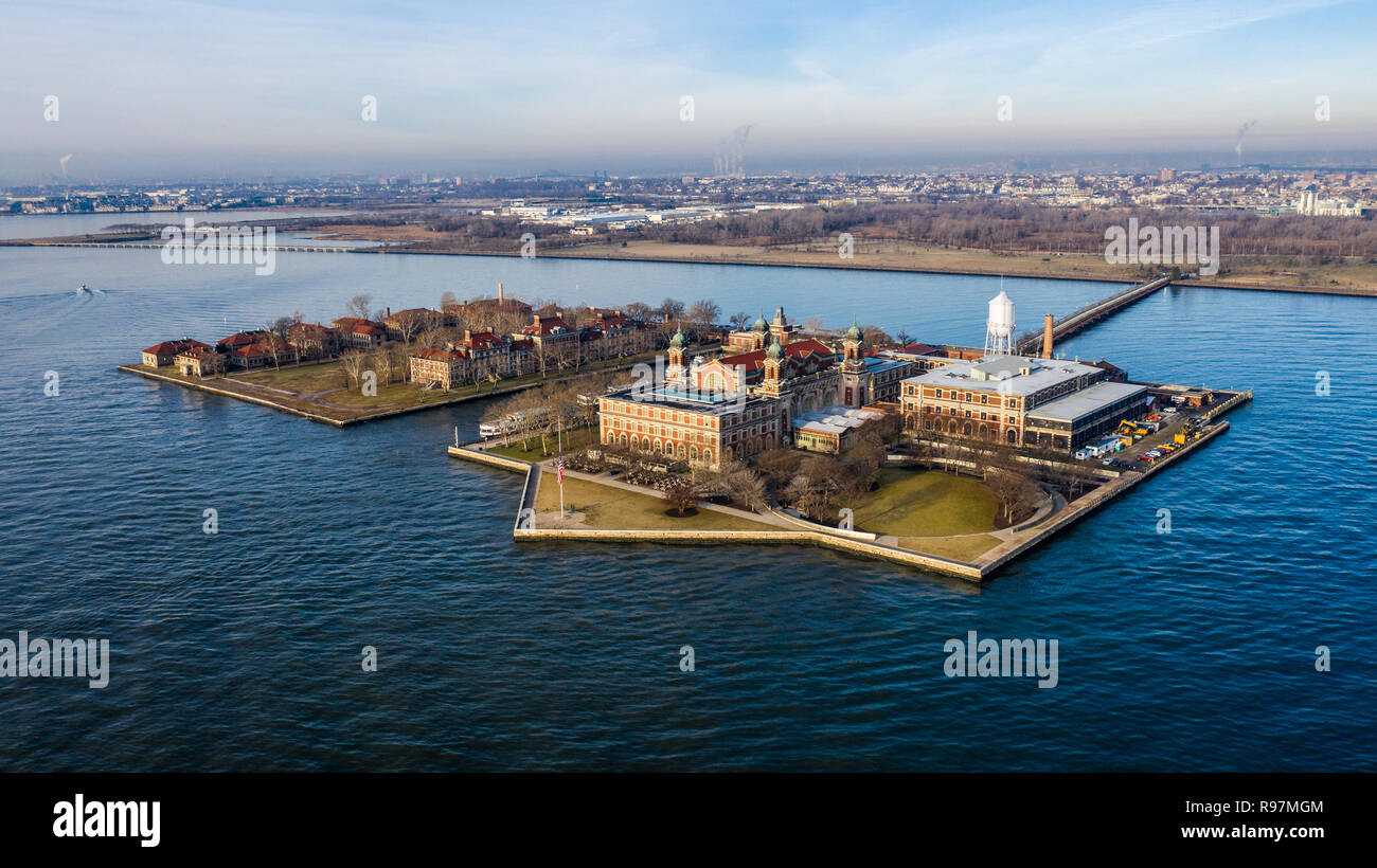 Aerial ellis island hi-res stock photography and images - Alamy