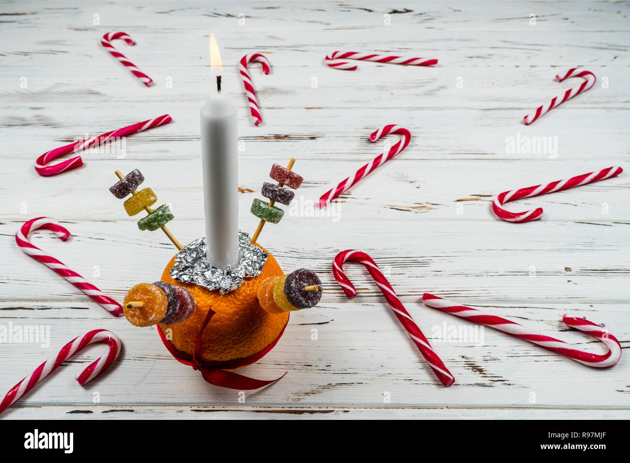 Christingle orange hi-res stock photography and images - Alamy
