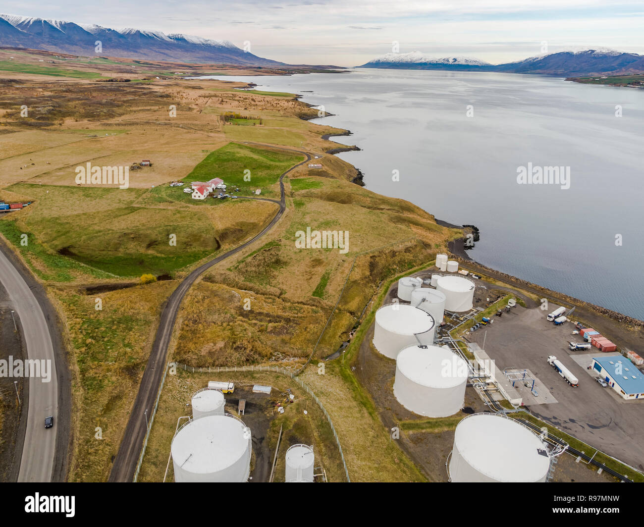 Oil tanks hi-res stock photography and images - Alamy