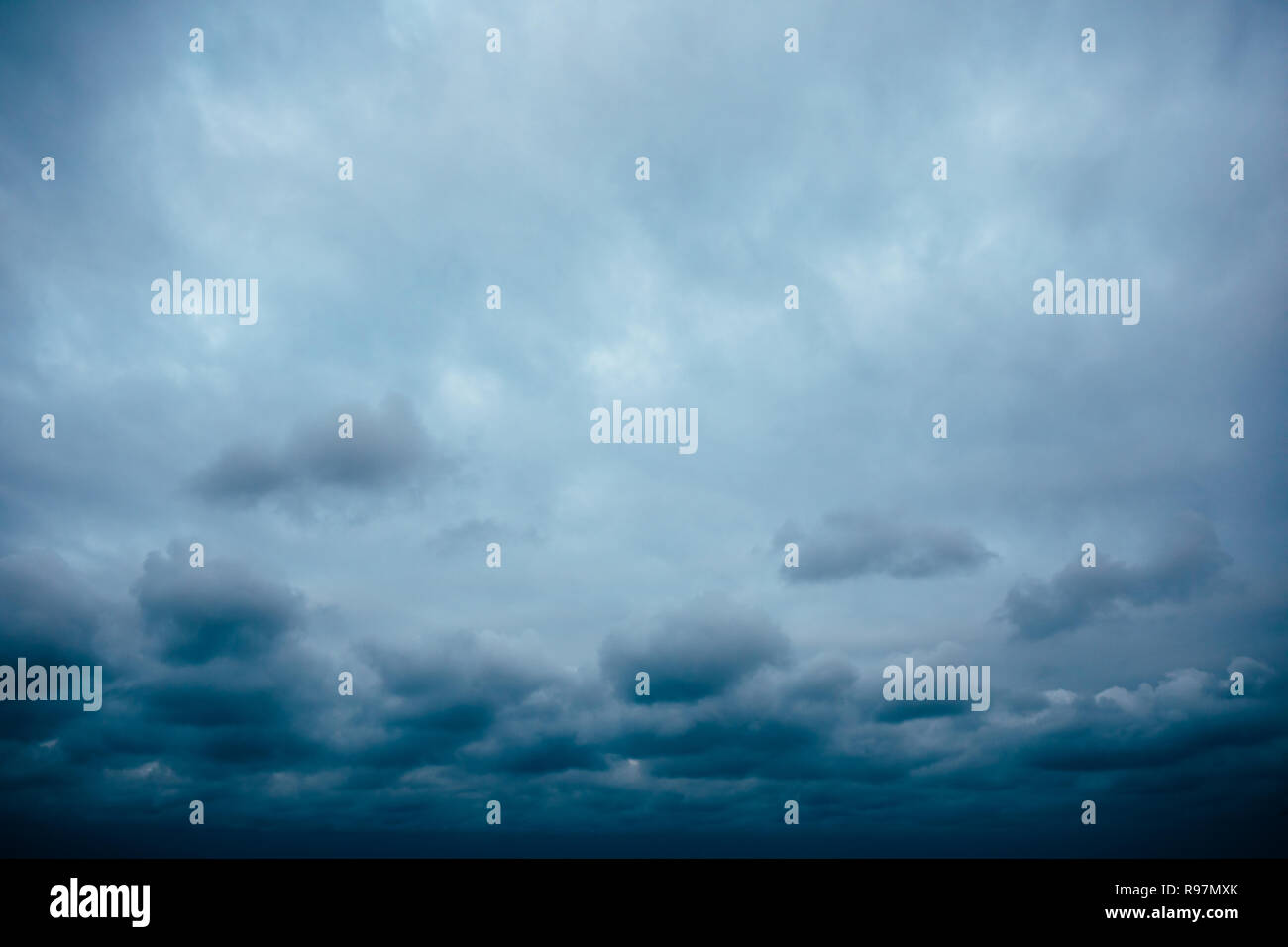 Heavy thunderstorm approaching hi-res stock photography and images - Alamy