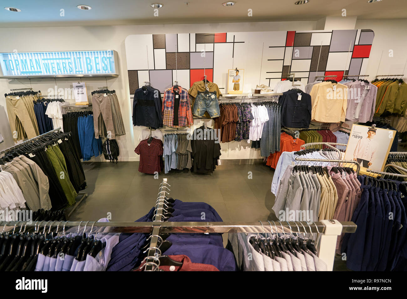 Topshop store interior hi-res stock photography and images - Alamy
