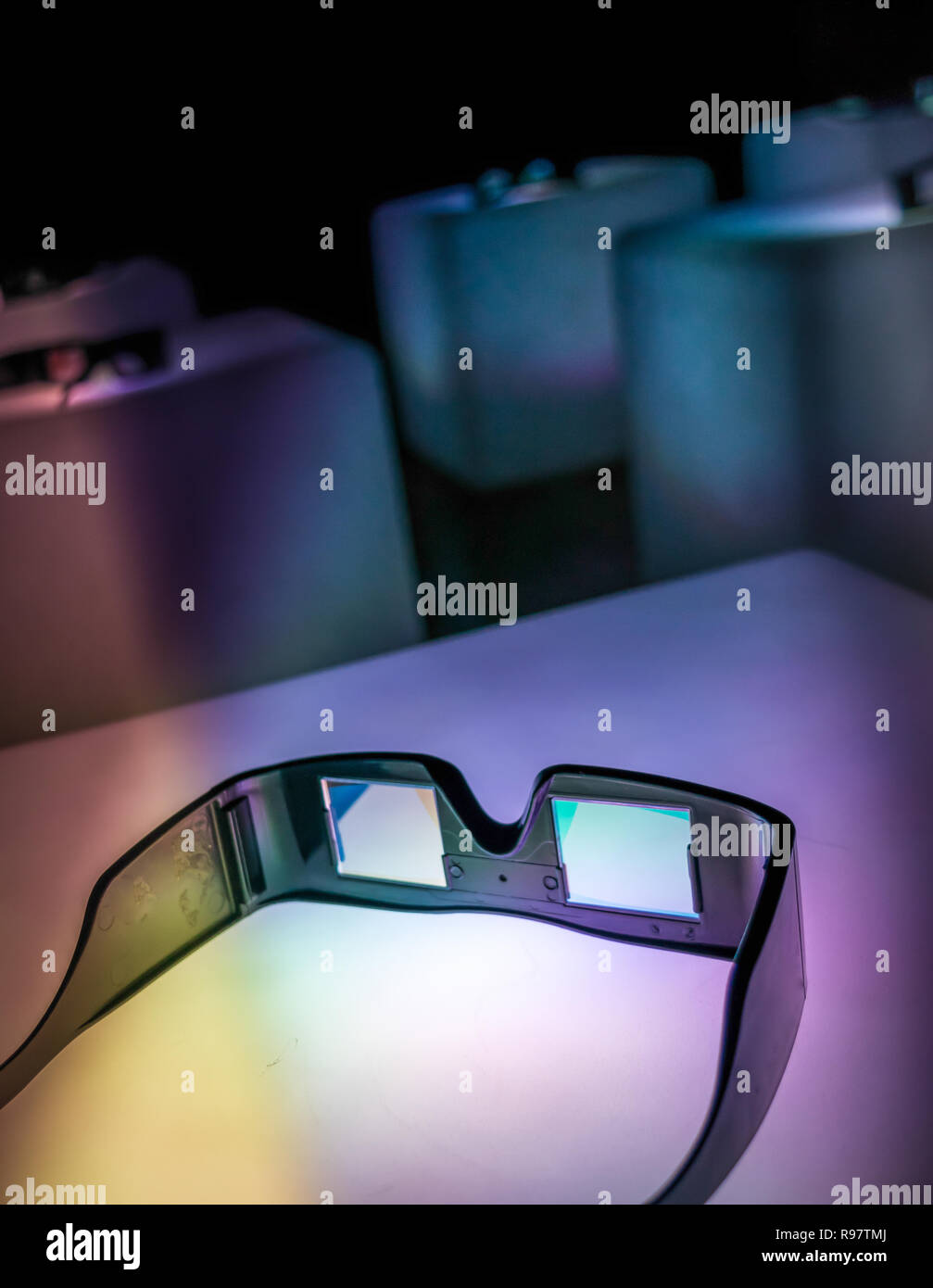 Optical bench hi-res stock photography and images - Alamy