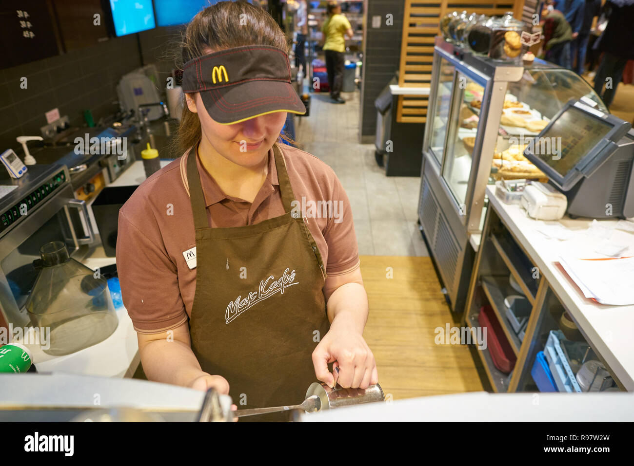 Mcdonald worker hi-res stock photography and images - Alamy