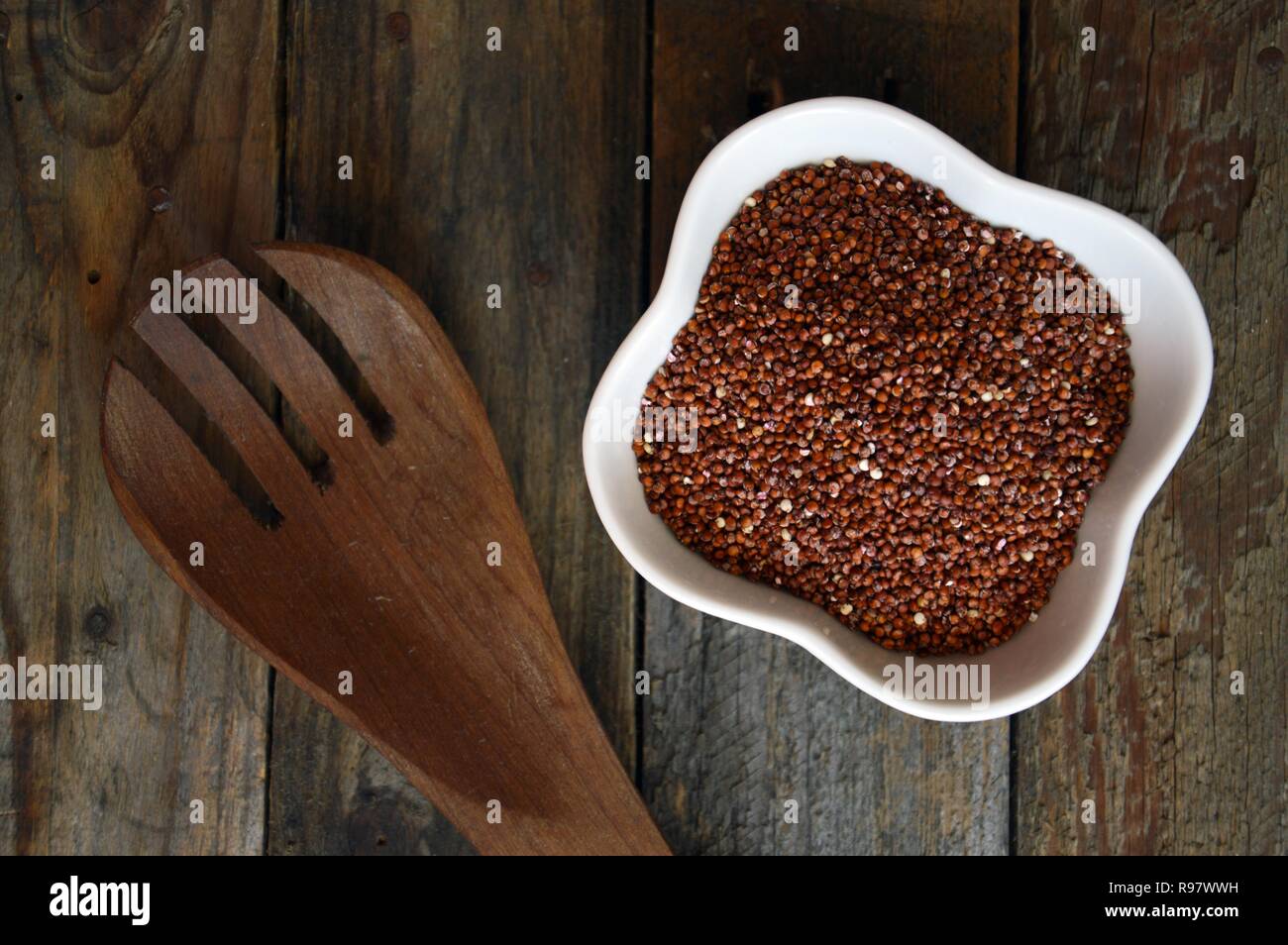 bowl of healthy red quinoa Stock Photo - Alamy